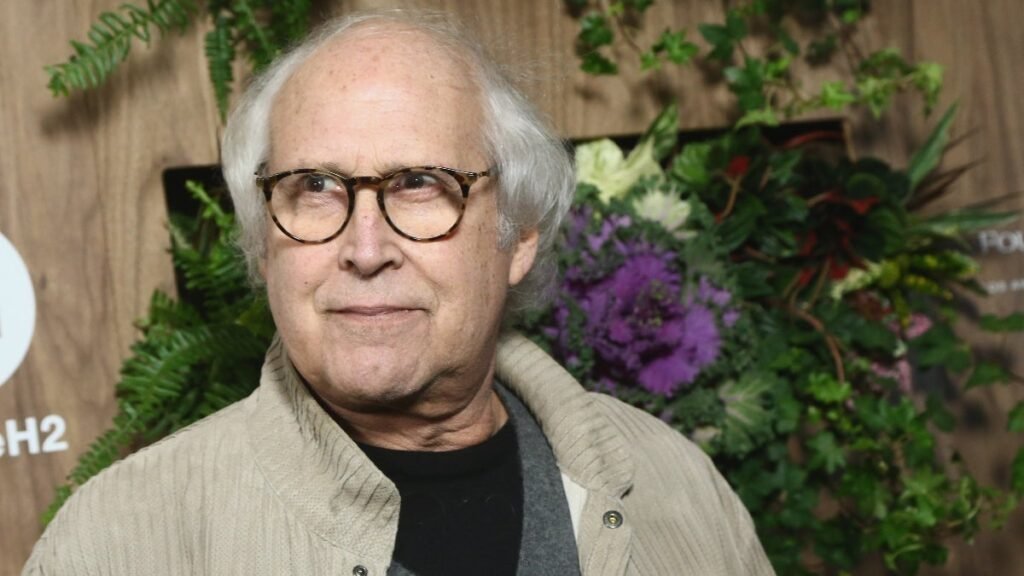Chevy Chase ha trascorso 8 giorni in coma dopo il ricovero per ...