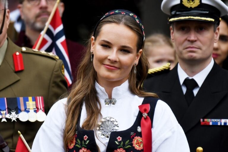La principessa norvegese Ingrid Alexandra lascia la scuola in Australia ...